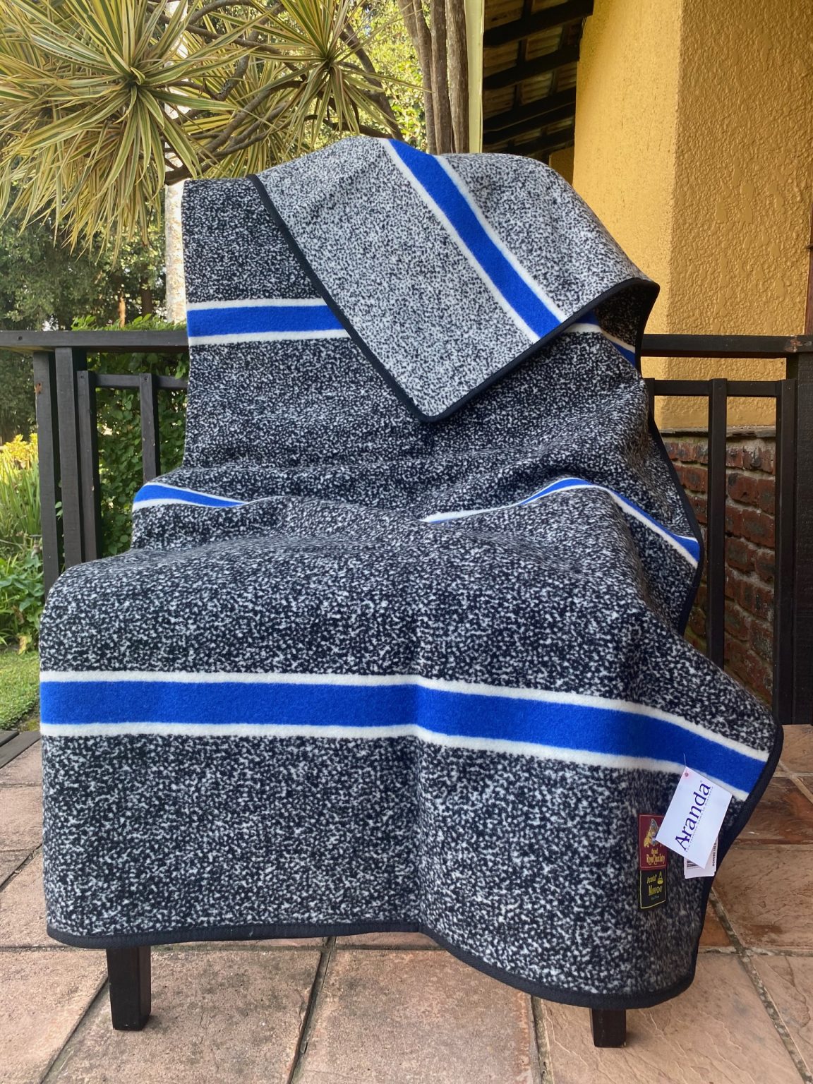 Apara – GET DRESSED