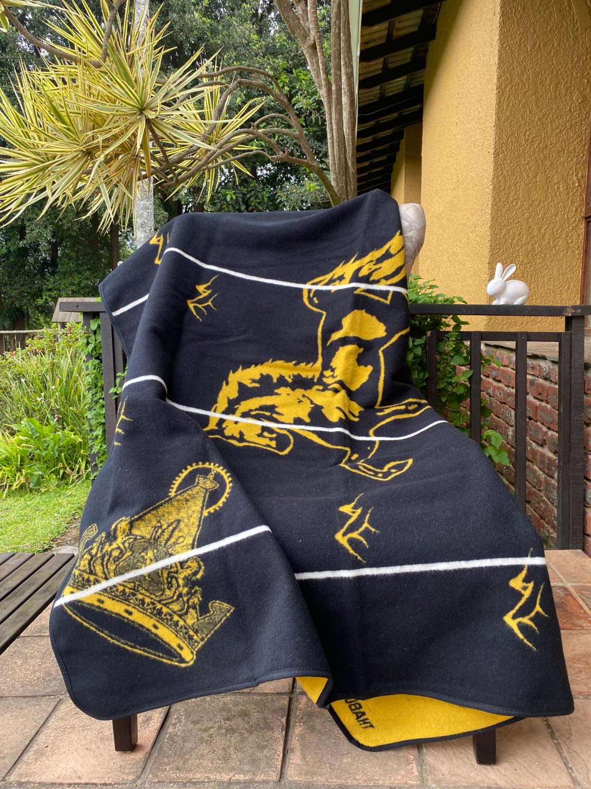 Apara – GET DRESSED